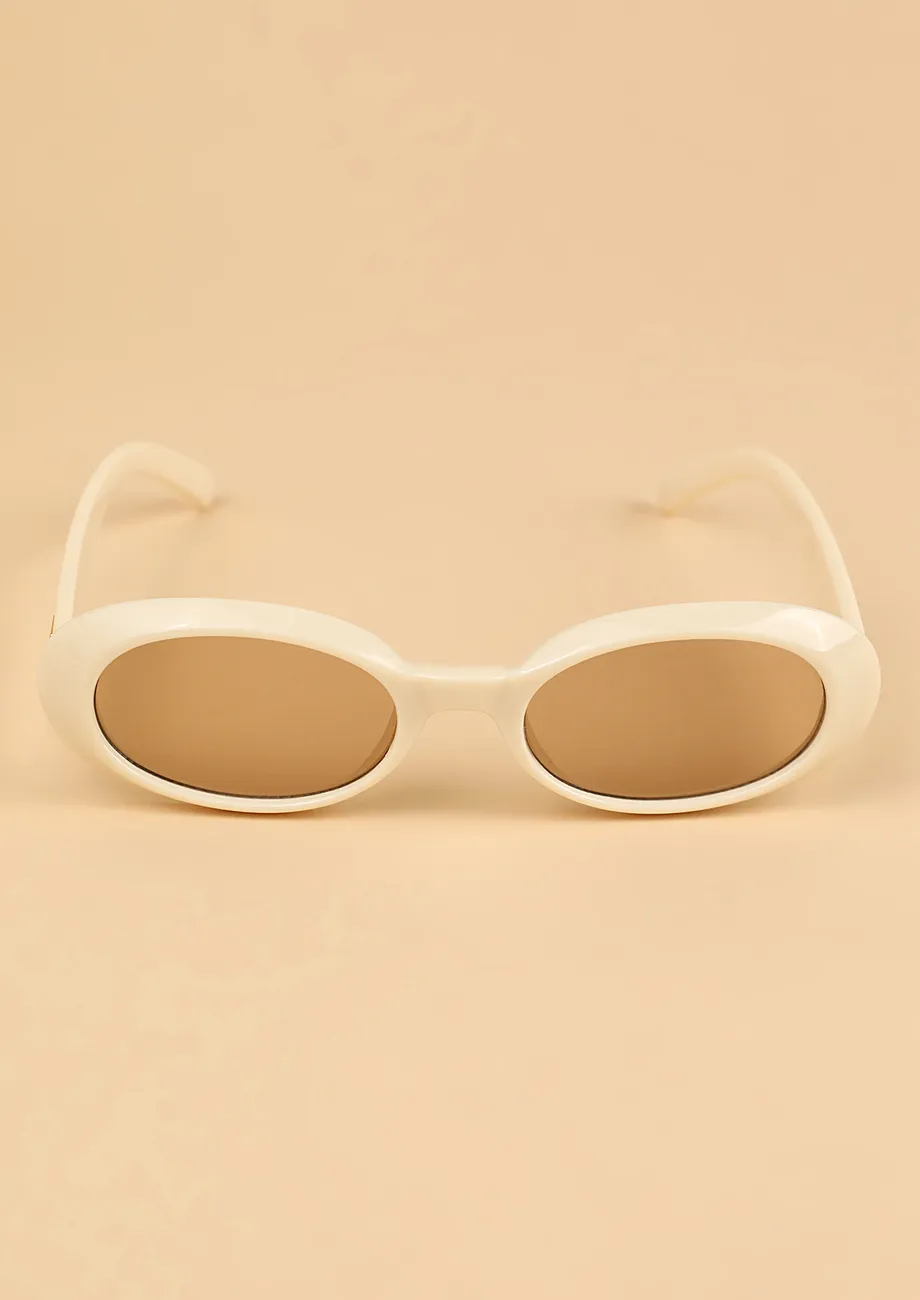 Buy VINTAGE IVORY OVAL-FRAME SUNGLASSES for Women Online in India